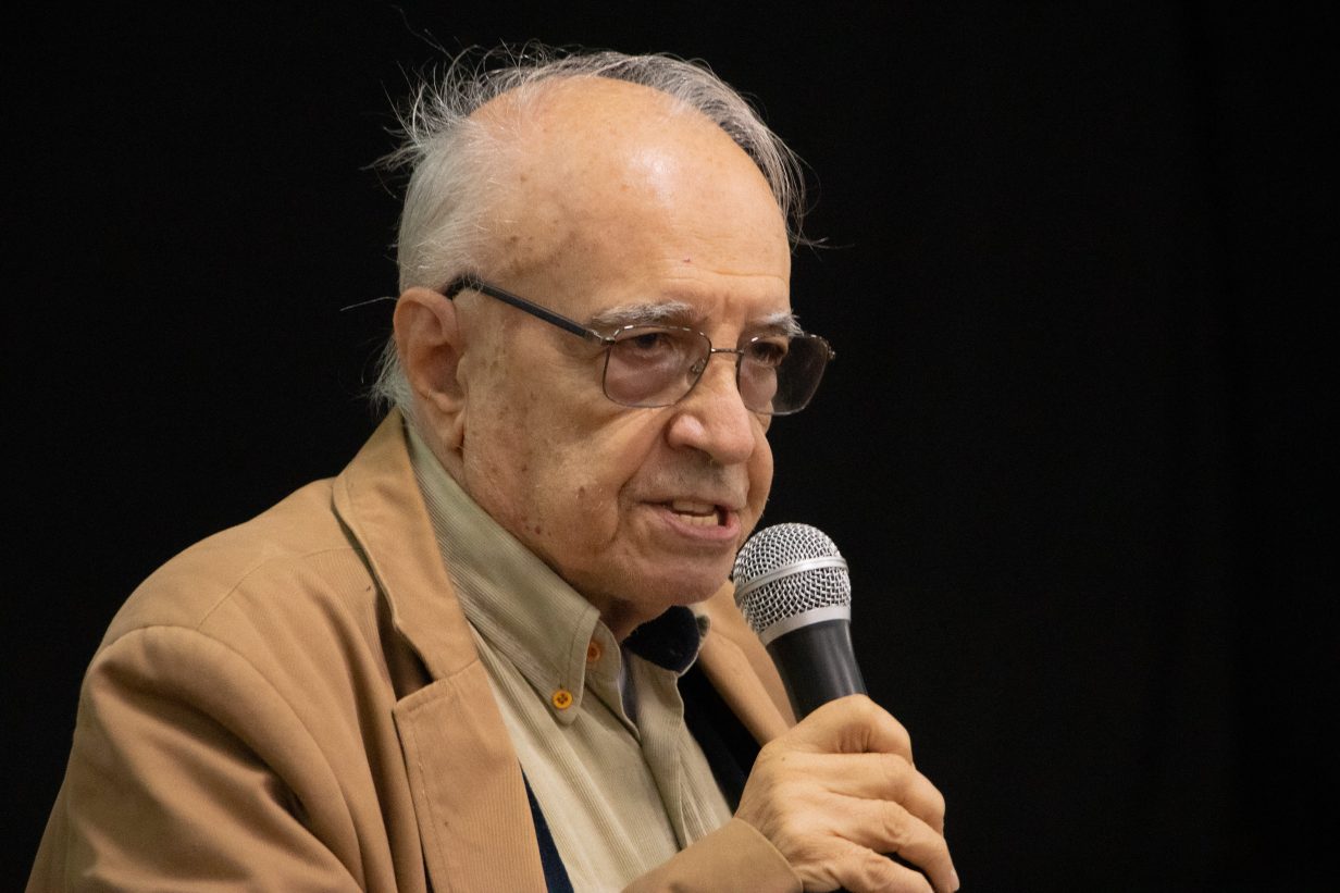 Aula Inaugural com Emir Sader fala sobre o Brasil no Século 21 ...