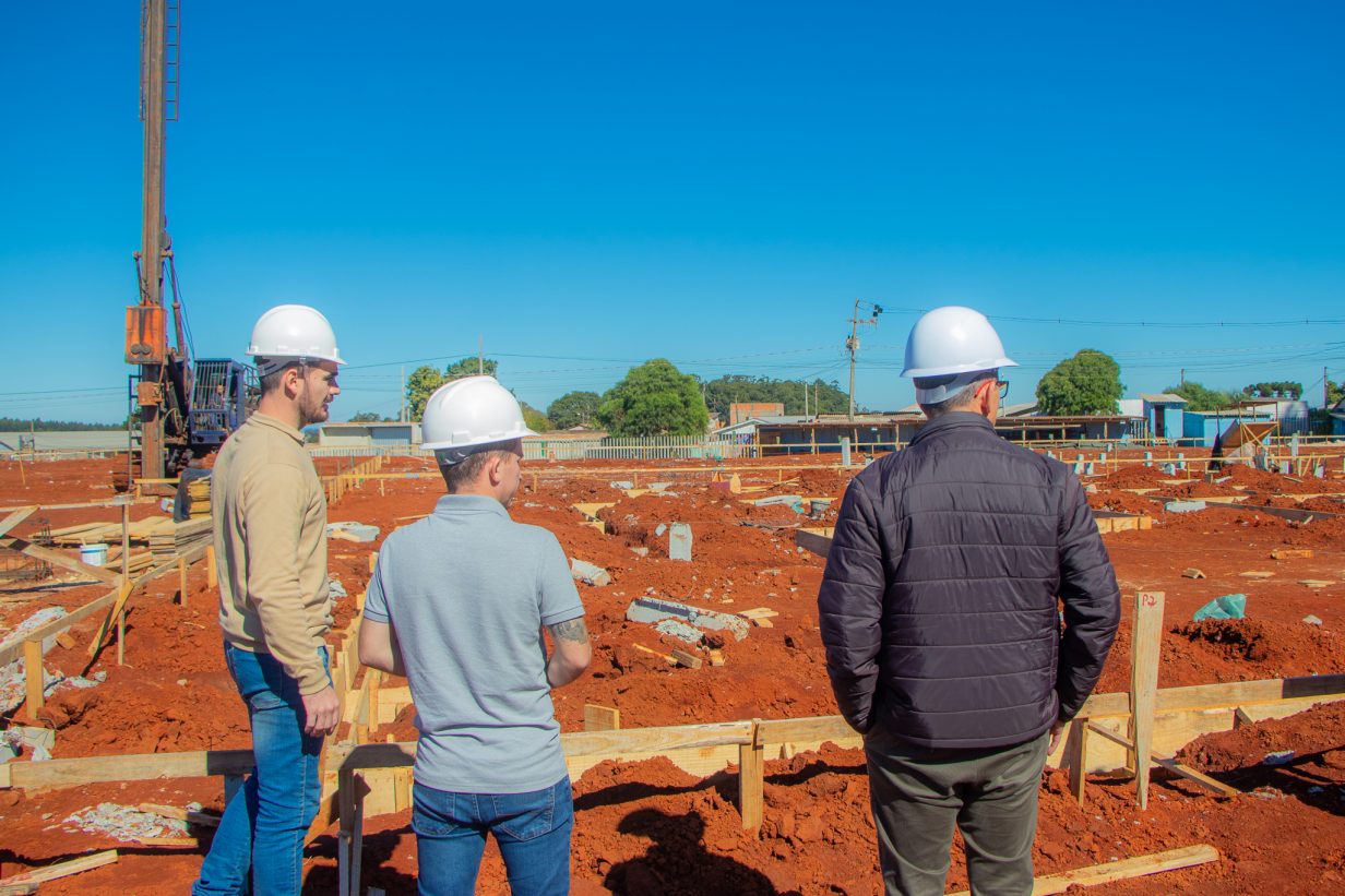 Deputado Rodrigo Estacho visita canteiro de obras do IML e Centro de ...