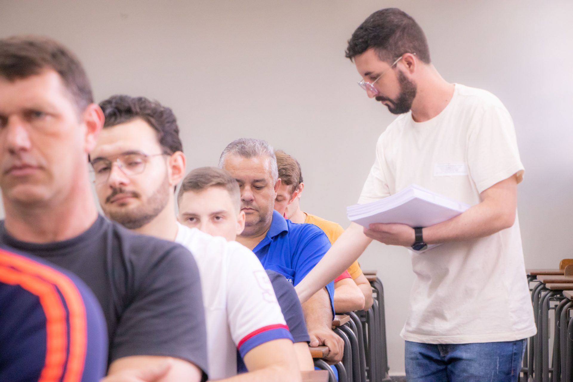 UEPG aplica provas do 2º Vestibular EAD 2023 neste domingo (02 ...